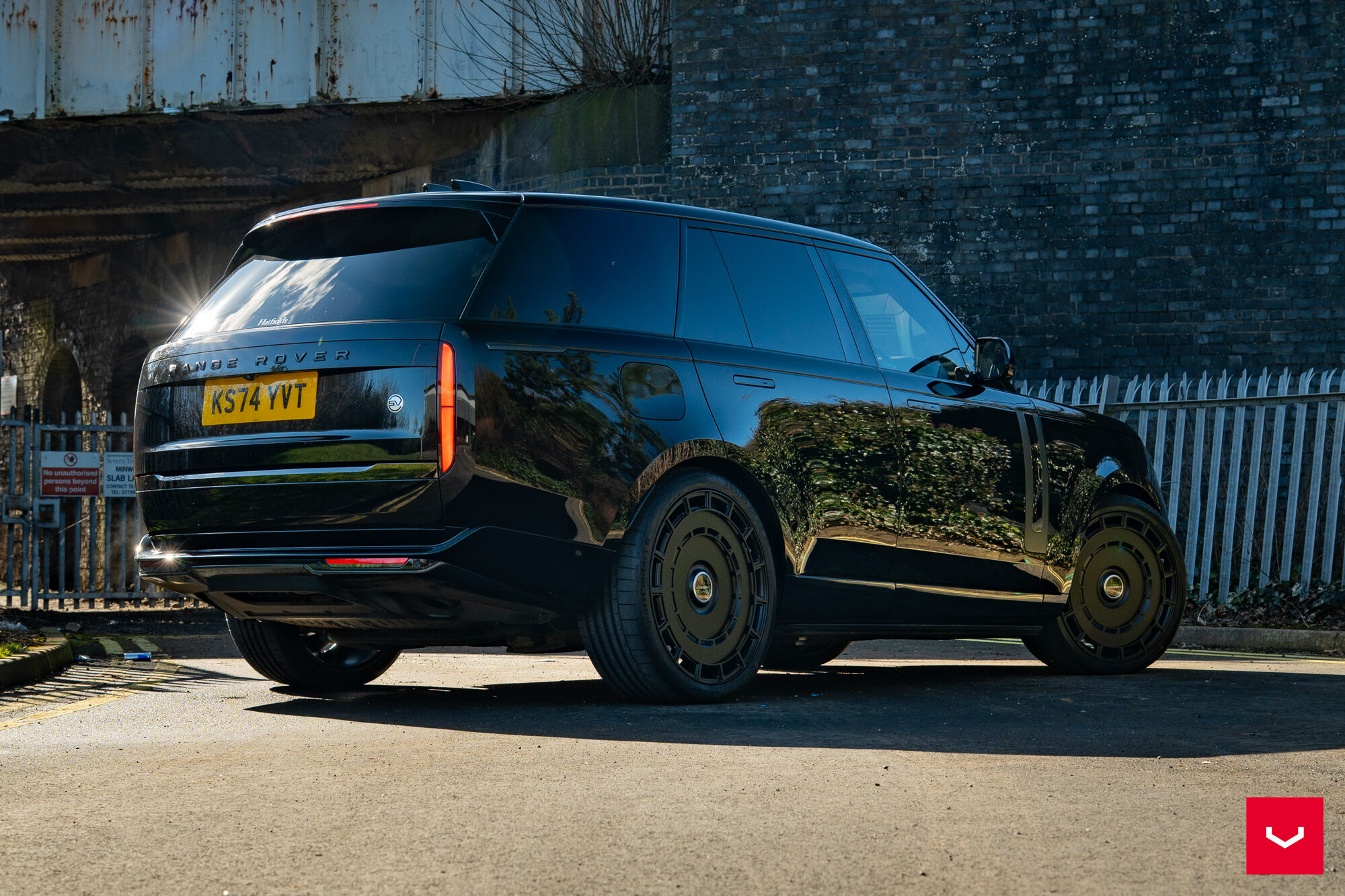 Range Rover SV - Hybrid Forged Series: HF-9 - Vossen Wheels