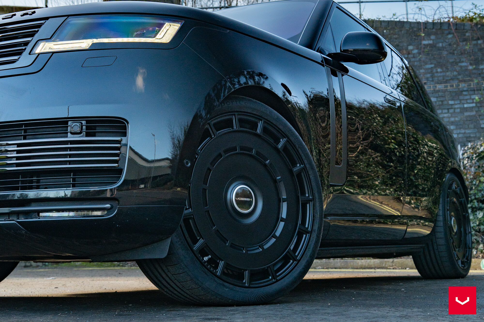 Range Rover SV - Hybrid Forged Series: HF-9 - Vossen Wheels