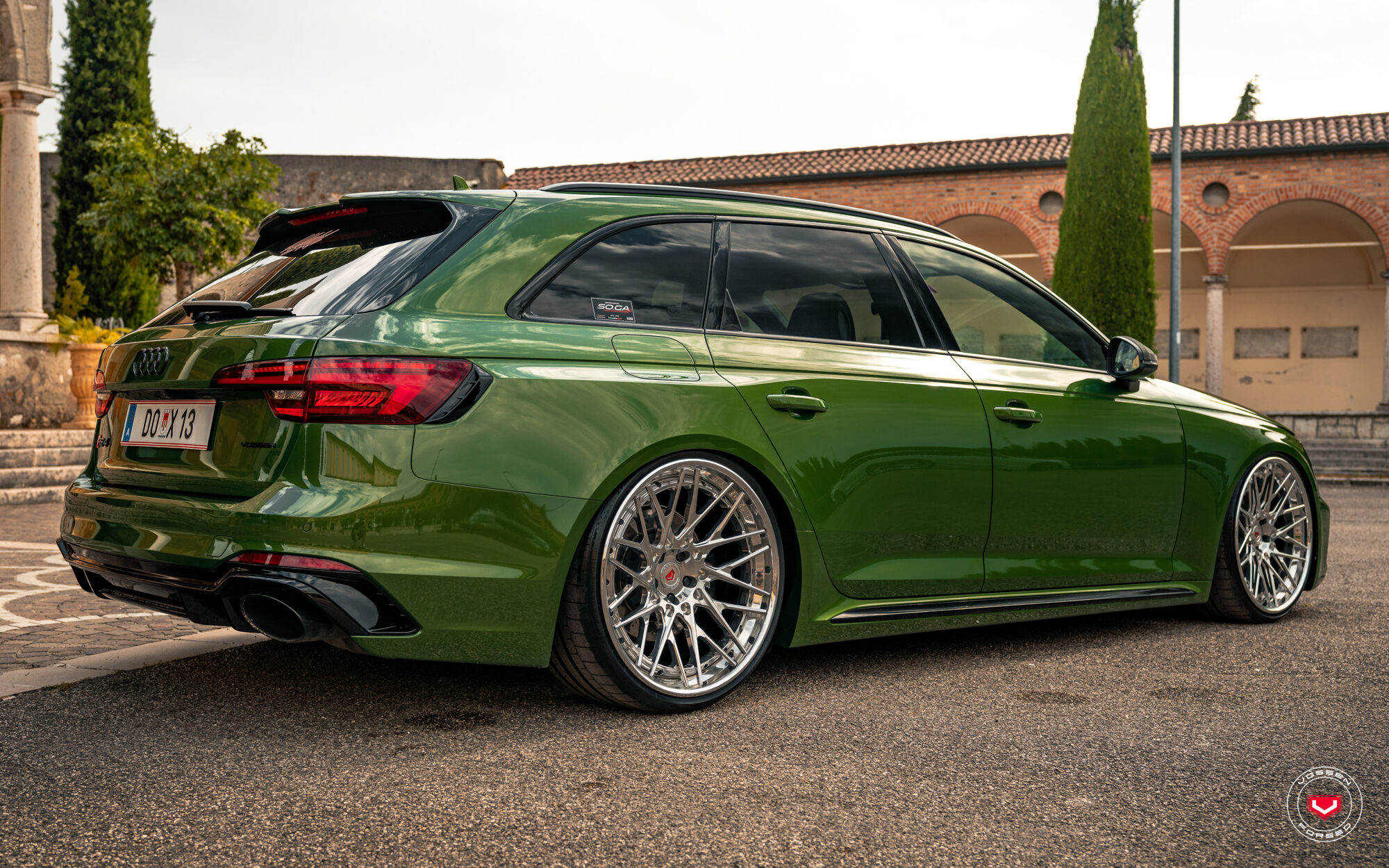 Audi RS4 - Series 17: S17-07 (3-Piece) - Vossen Wheels