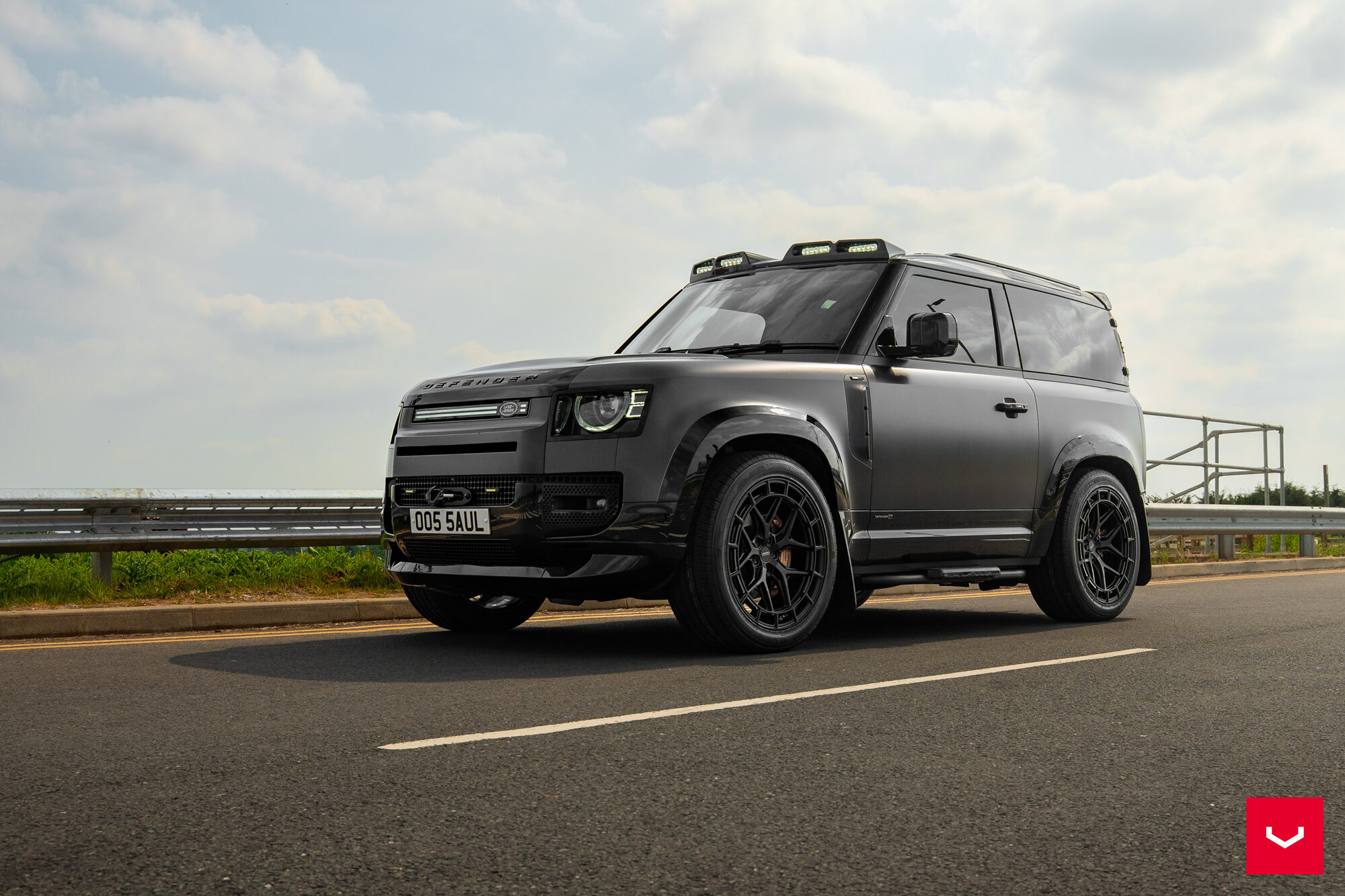 Land Rover Defender 90 - HFX Series: HFX-1 (5-Lug) - Vossen Wheels