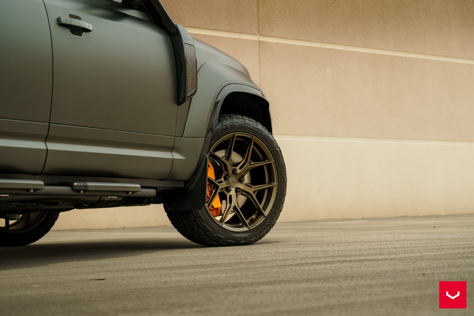 Land Rover Defender - Hybrid Forged Series: HF-5 - Vossen Wheels