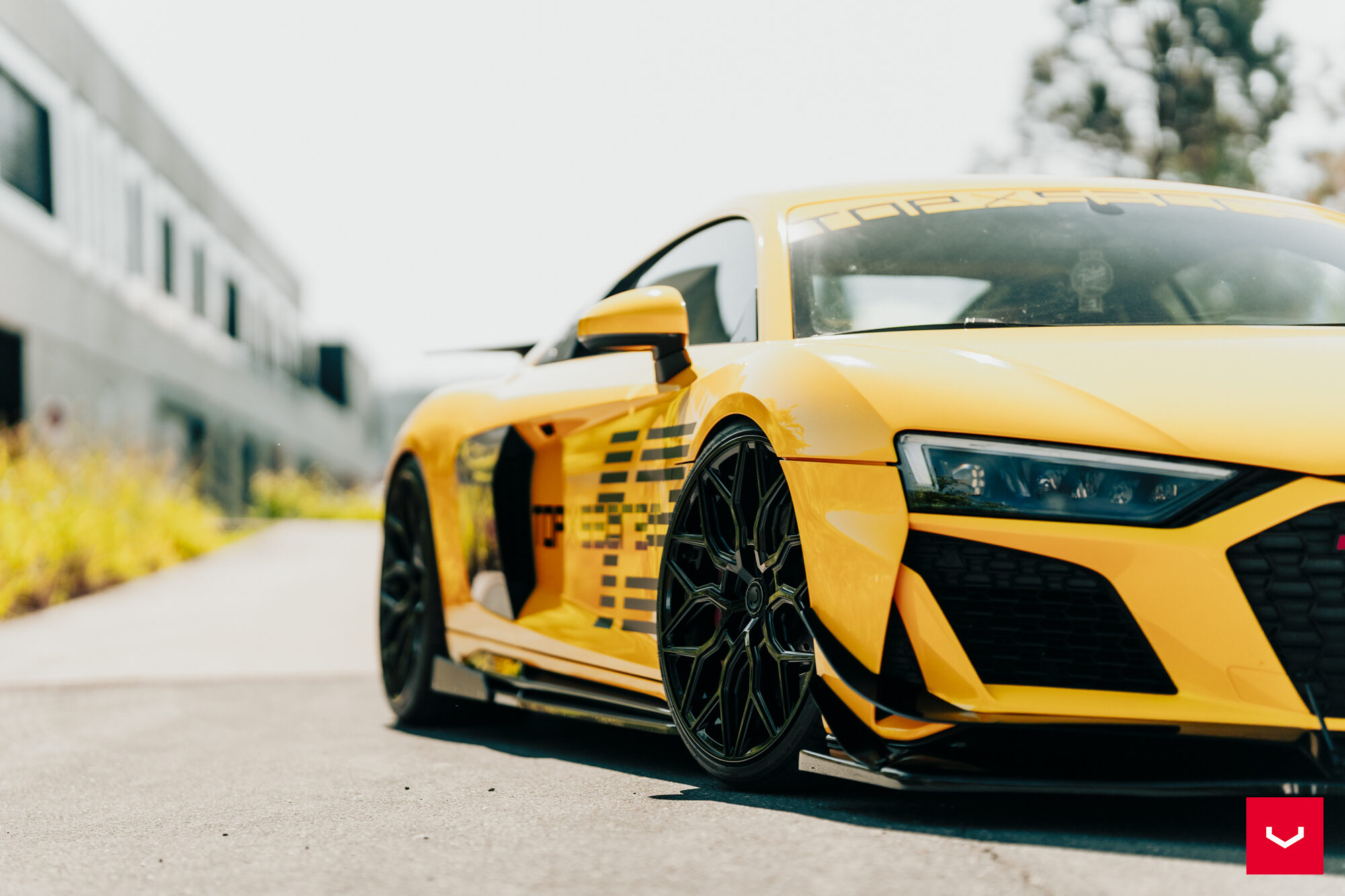 Audi R8 - Hybrid Forged Series: HF-2 - Vossen Wheels