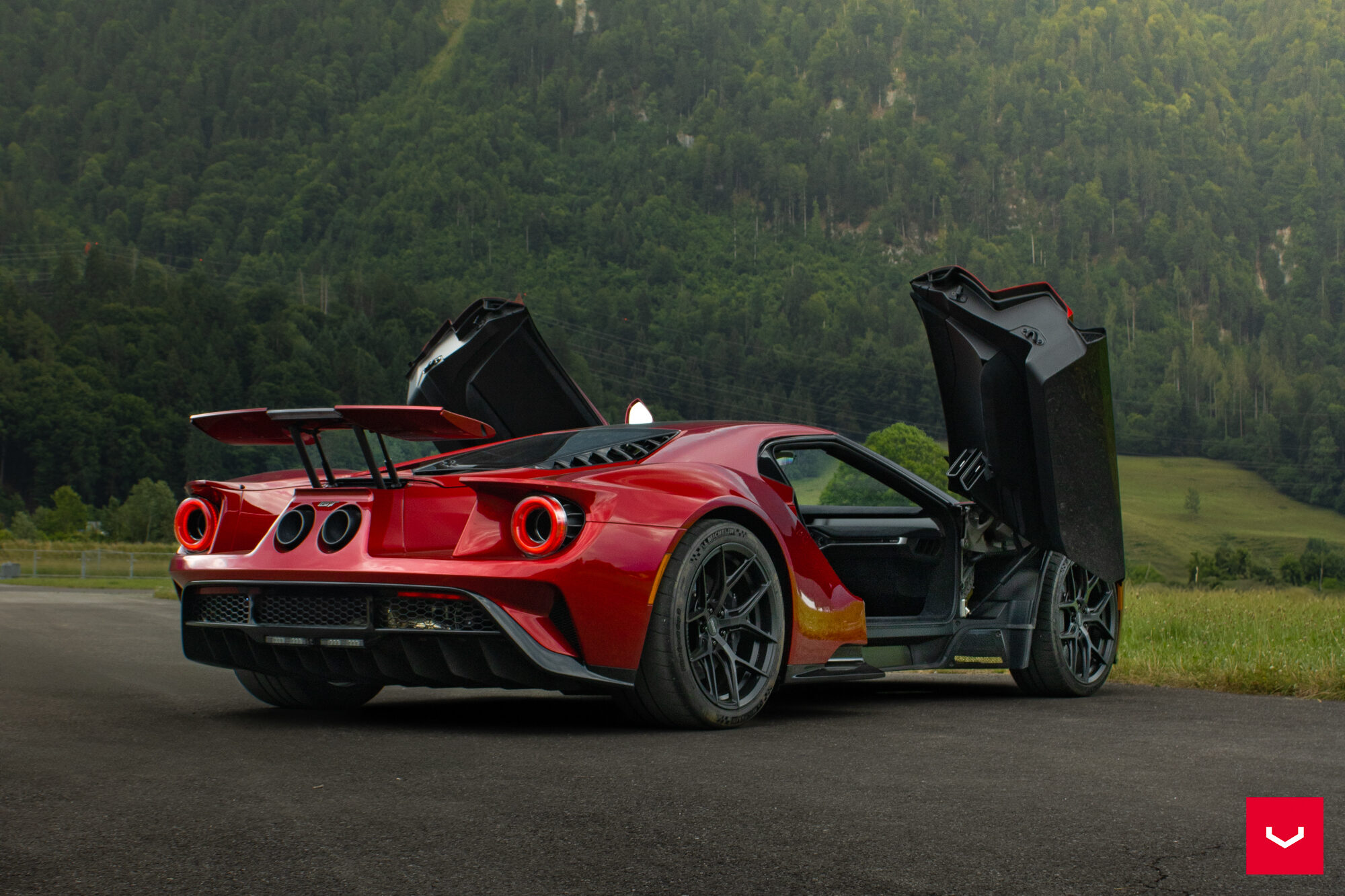 Ford GT - Hybrid Forged Series: HF-5 - Vossen Wheels