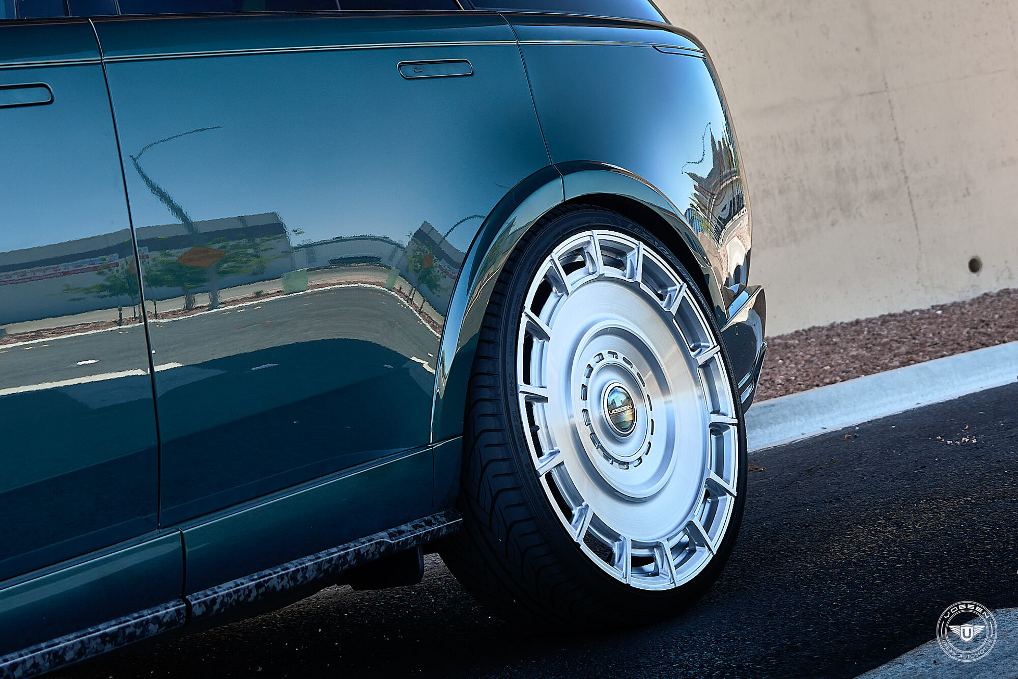 Land Rover Range Rover - Urban x Vossen Series: UV-7 - Vossen Wheels