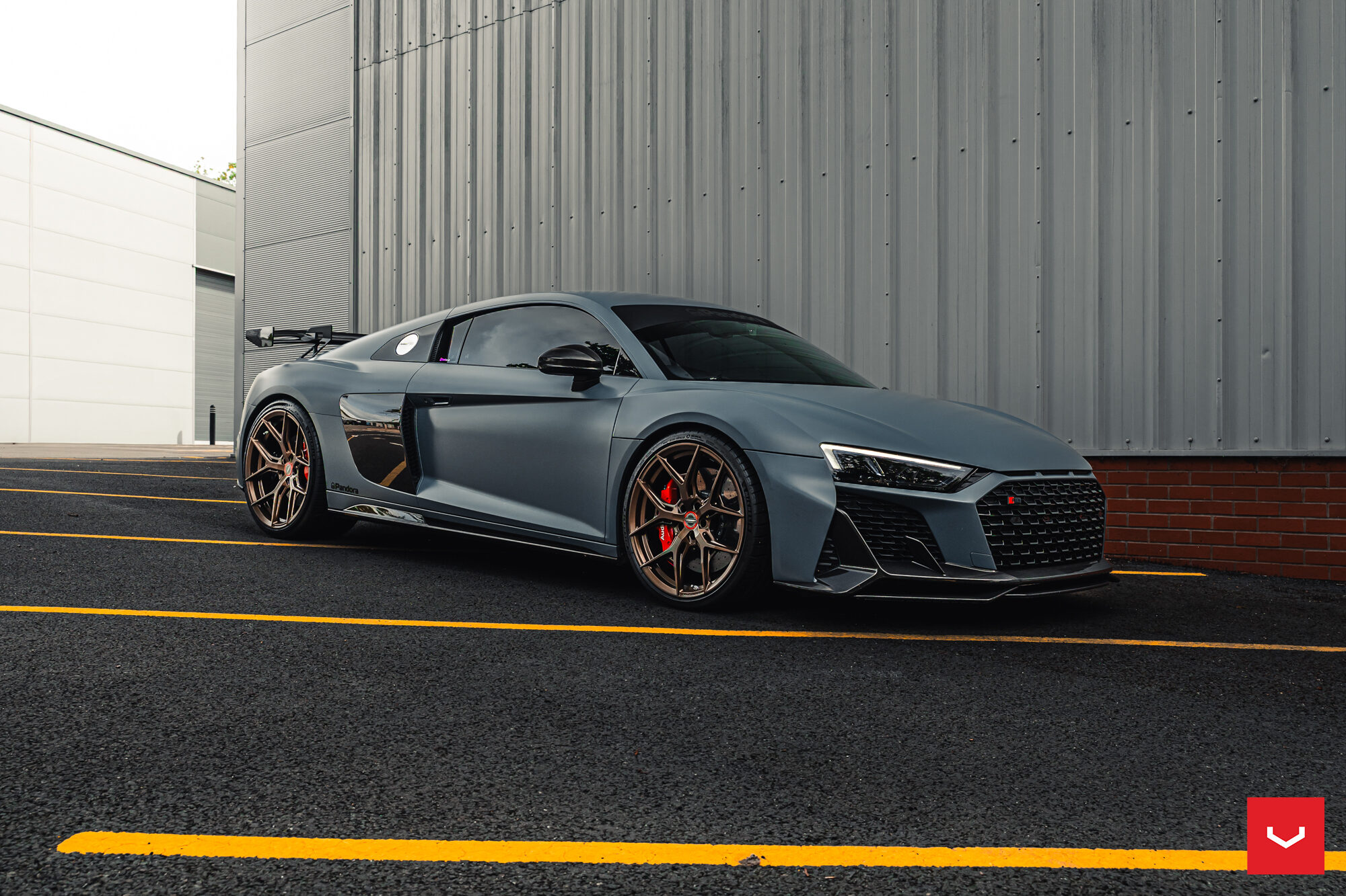 Audi R8 - Hybrid Forged Series: HF-5 - Vossen Wheels