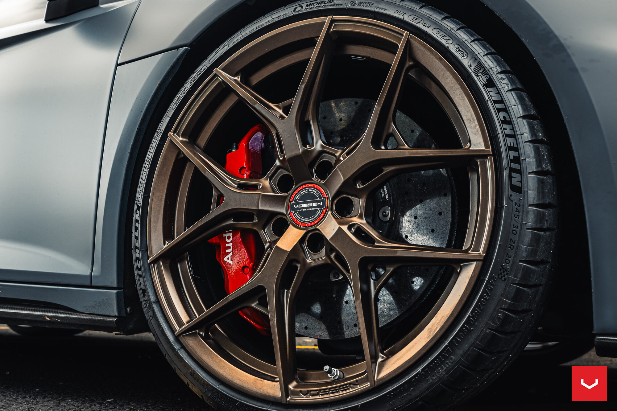 Audi R8 - Hybrid Forged Series: HF-5 - Vossen Wheels