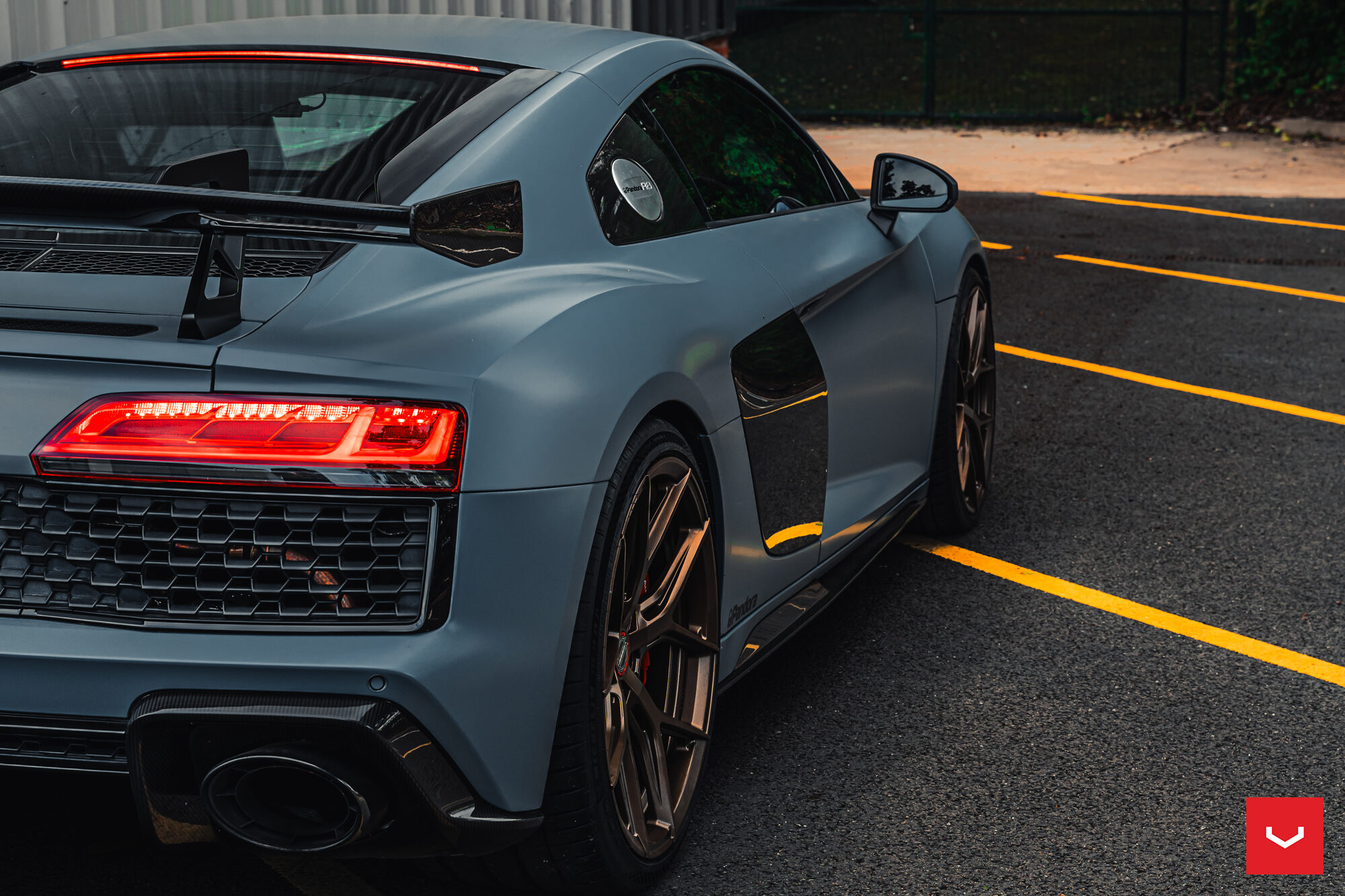 Audi R8 - Hybrid Forged Series: HF-5 - Vossen Wheels