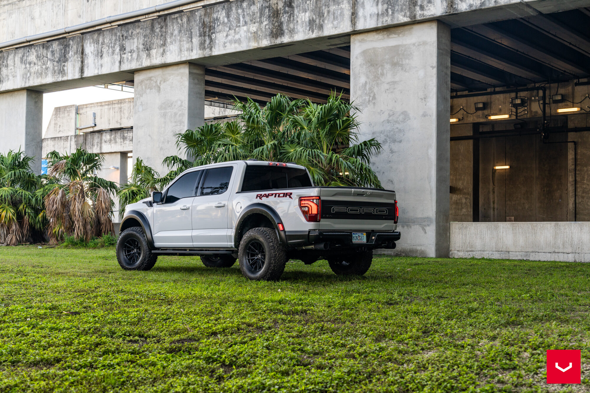 Ford F-150 Raptor - HFX Series: HFX-2 (6-Lug) - Vossen Wheels
