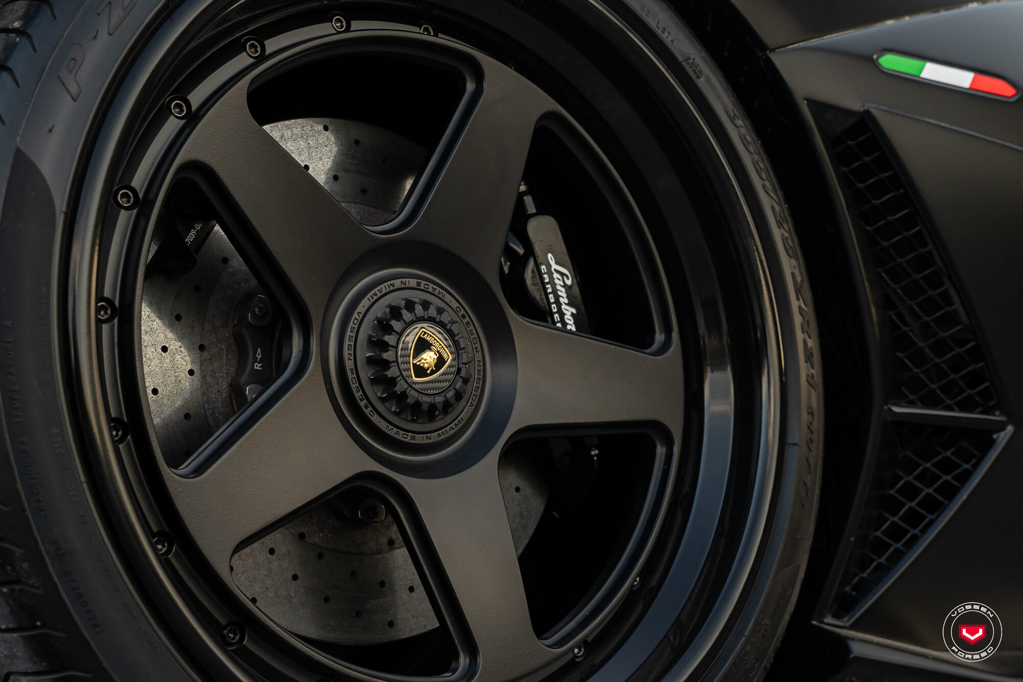 Lamborghini Aventador SVJ - GEN Series: GEN-01 (3-Piece) - Vossen Wheels