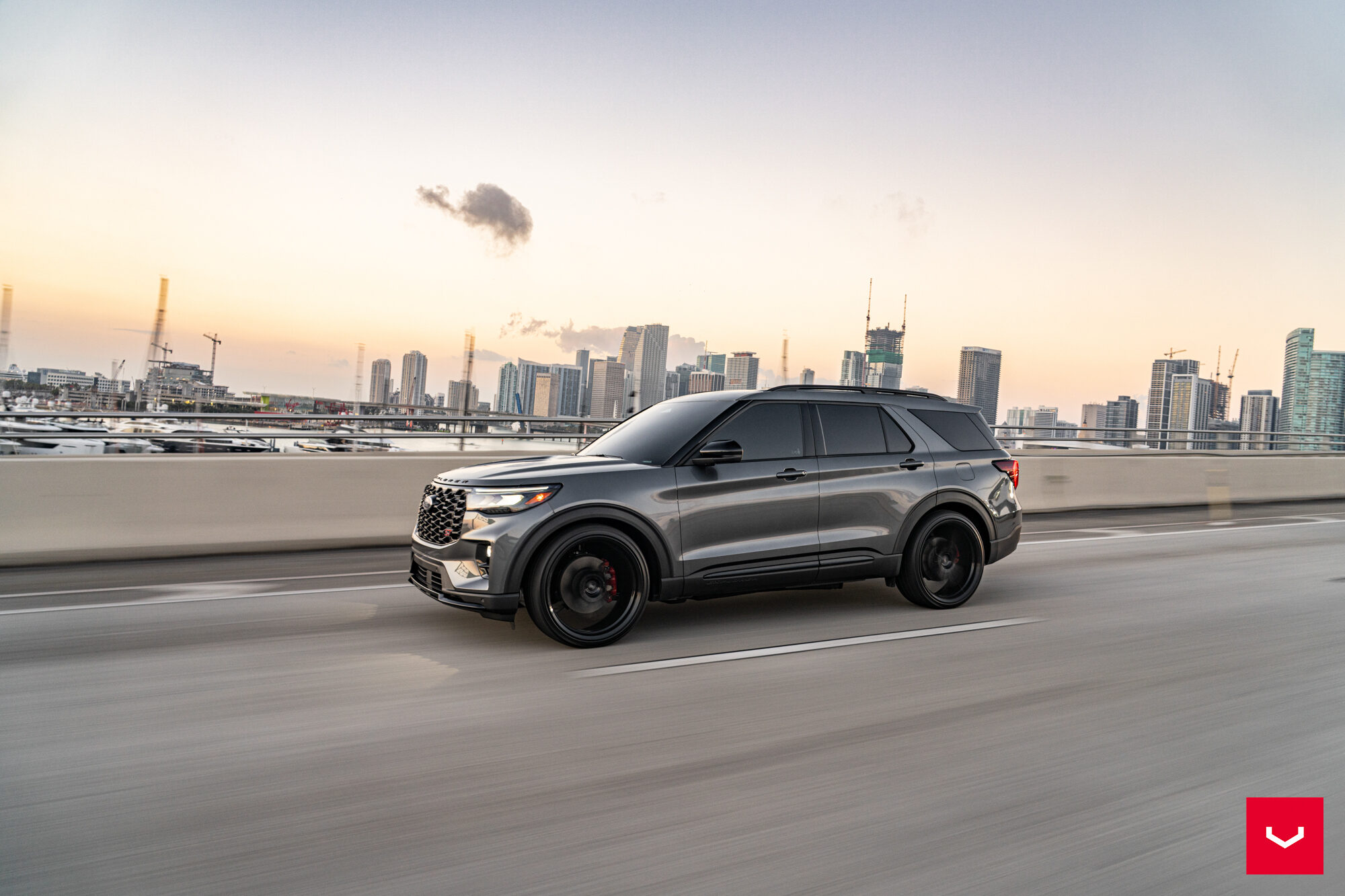 Ford Explorer ST - HFX Series: HFX-4 (5-Lug) - Vossen Wheels