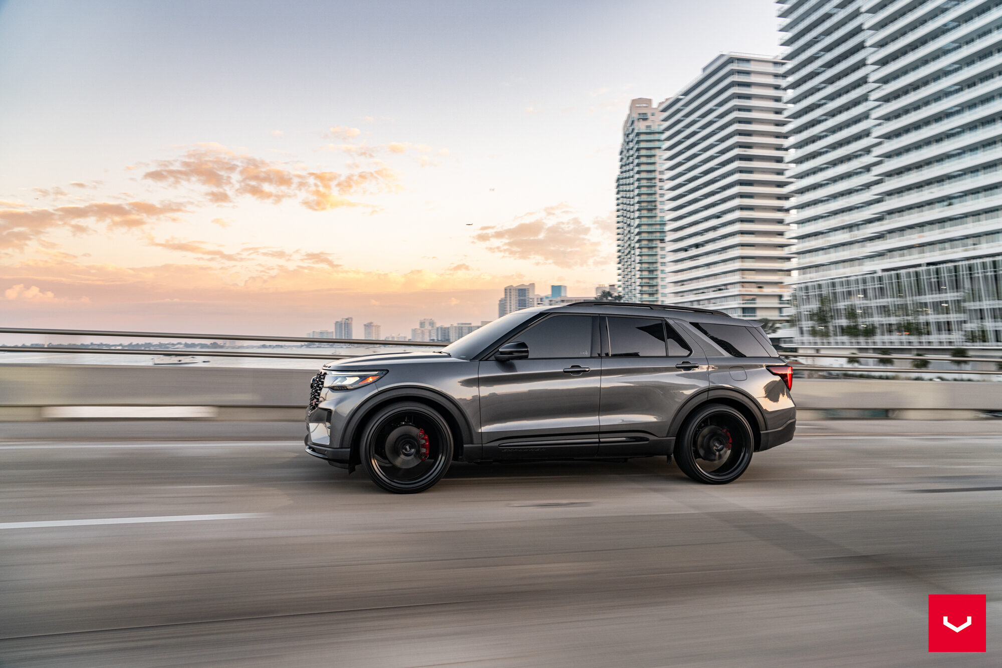 Ford Explorer ST - HFX Series: HFX-4 (5-Lug) - Vossen Wheels