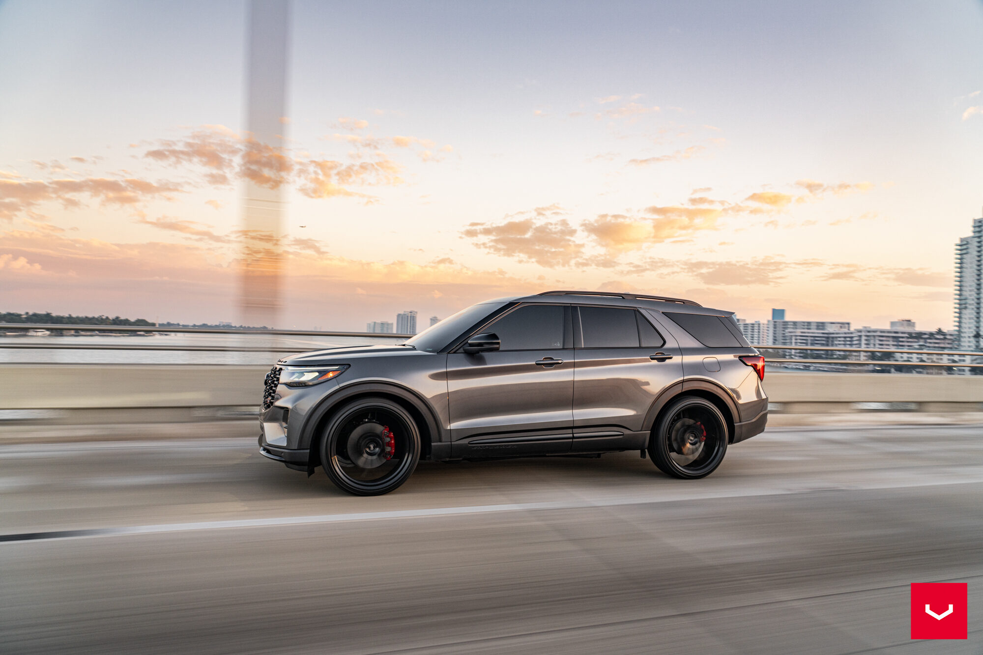 Ford Explorer ST - HFX Series: HFX-4 (5-Lug) - Vossen Wheels