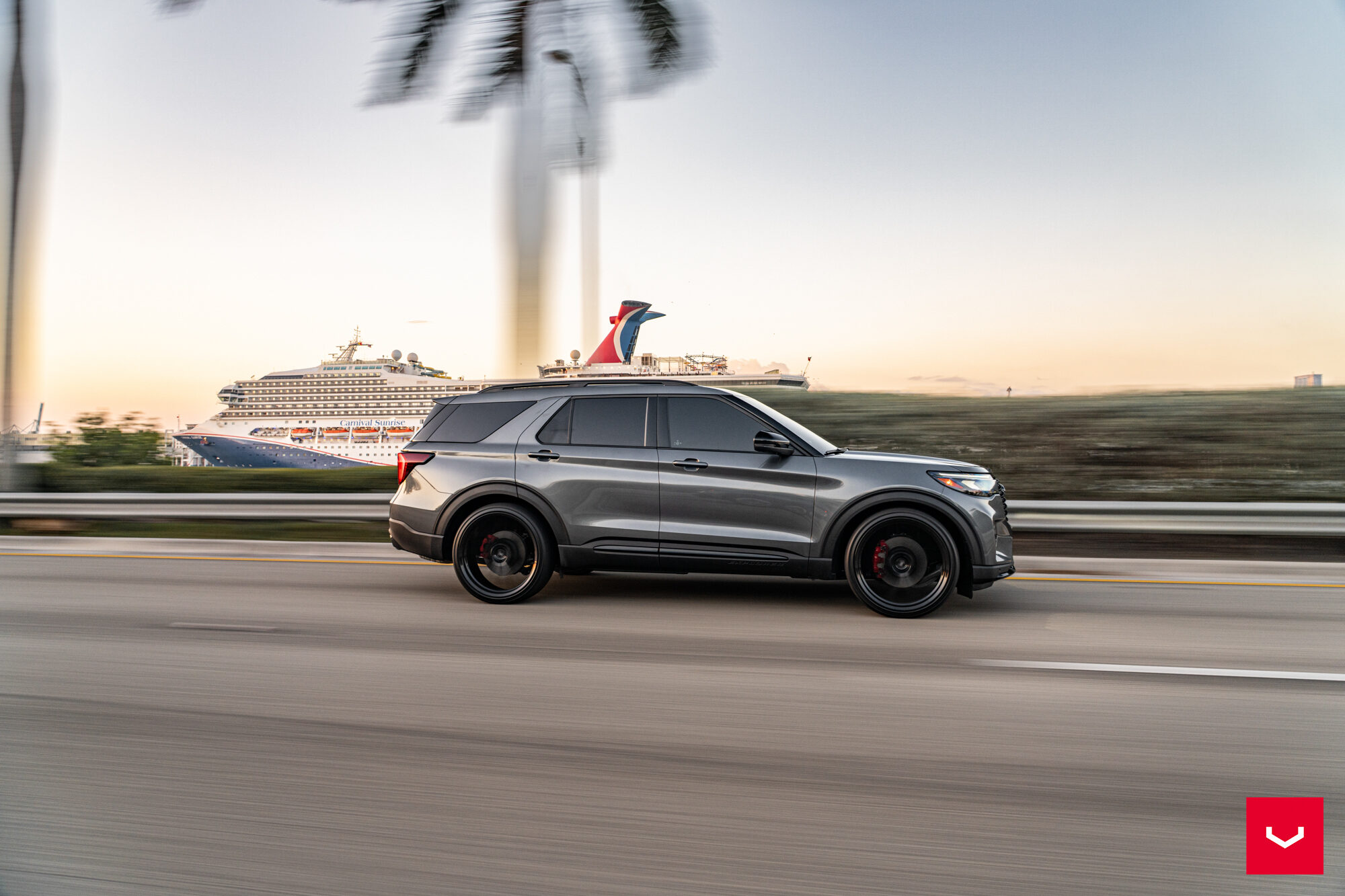 Ford Explorer ST - HFX Series: HFX-4 (5-Lug) - Vossen Wheels