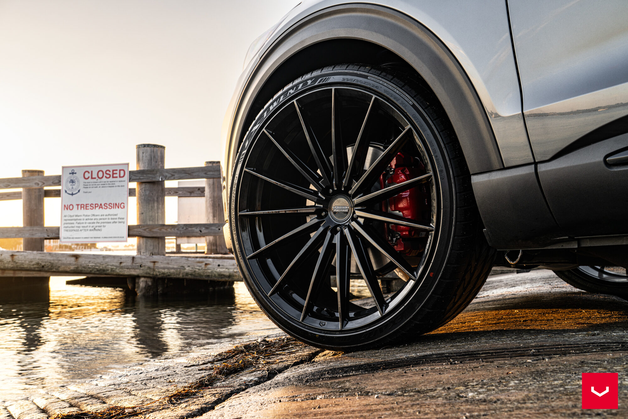 Ford Explorer ST - HFX Series: HFX-4 (5-Lug) - Vossen Wheels