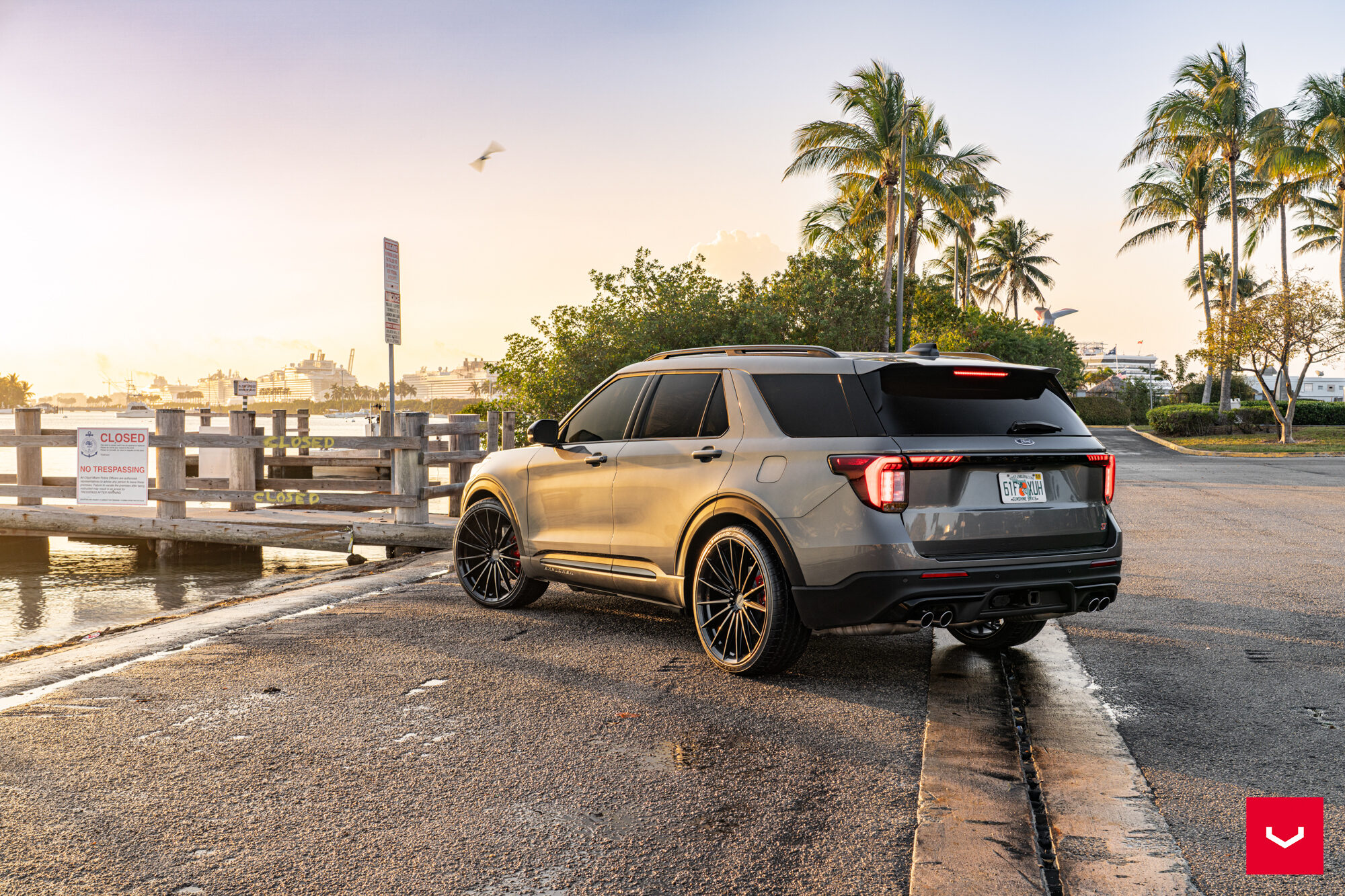 Ford Explorer ST - HFX Series: HFX-4 (5-Lug) - Vossen Wheels