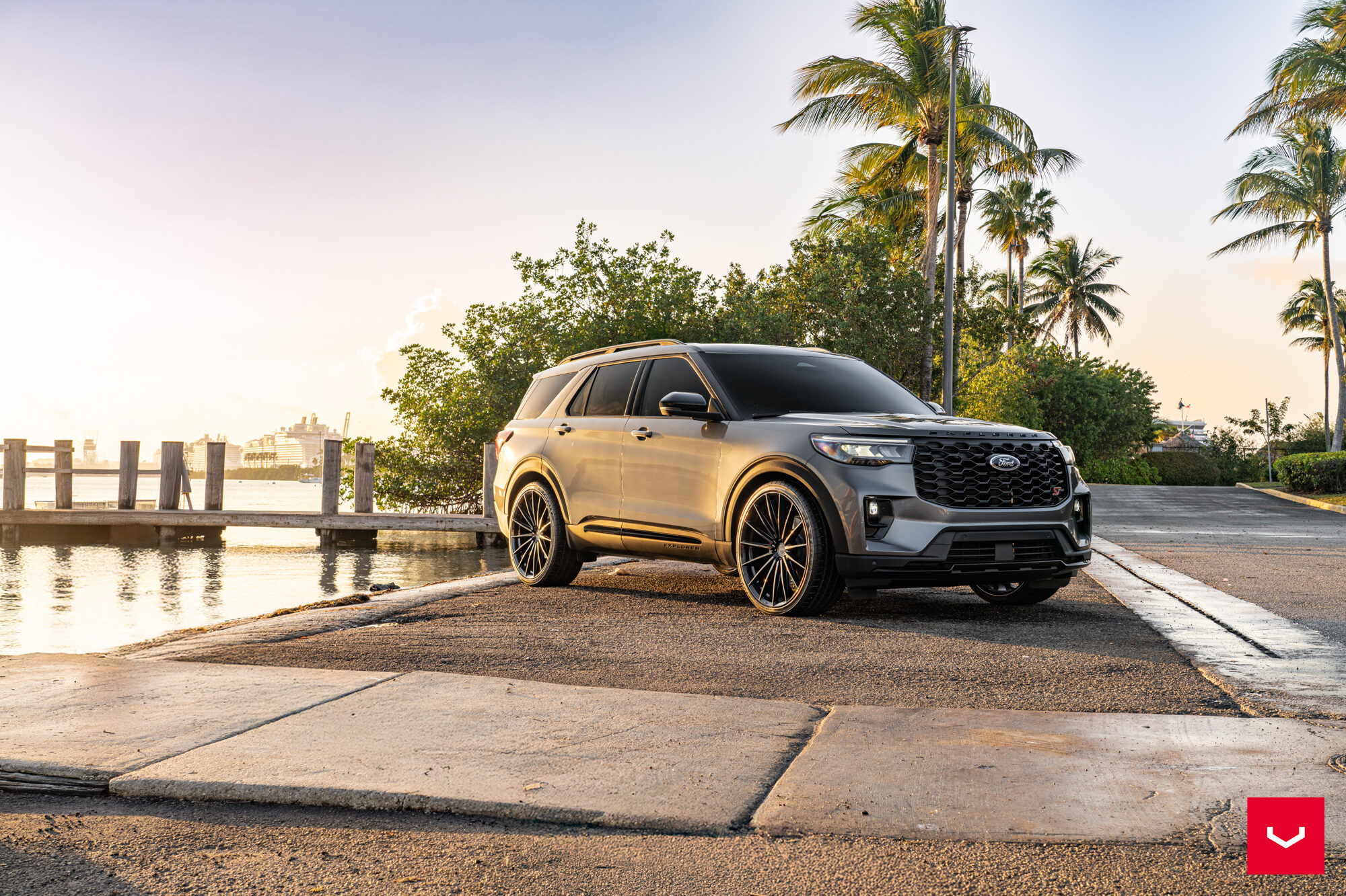 Ford Explorer ST - HFX Series: HFX-4 (5-Lug) - Vossen Wheels