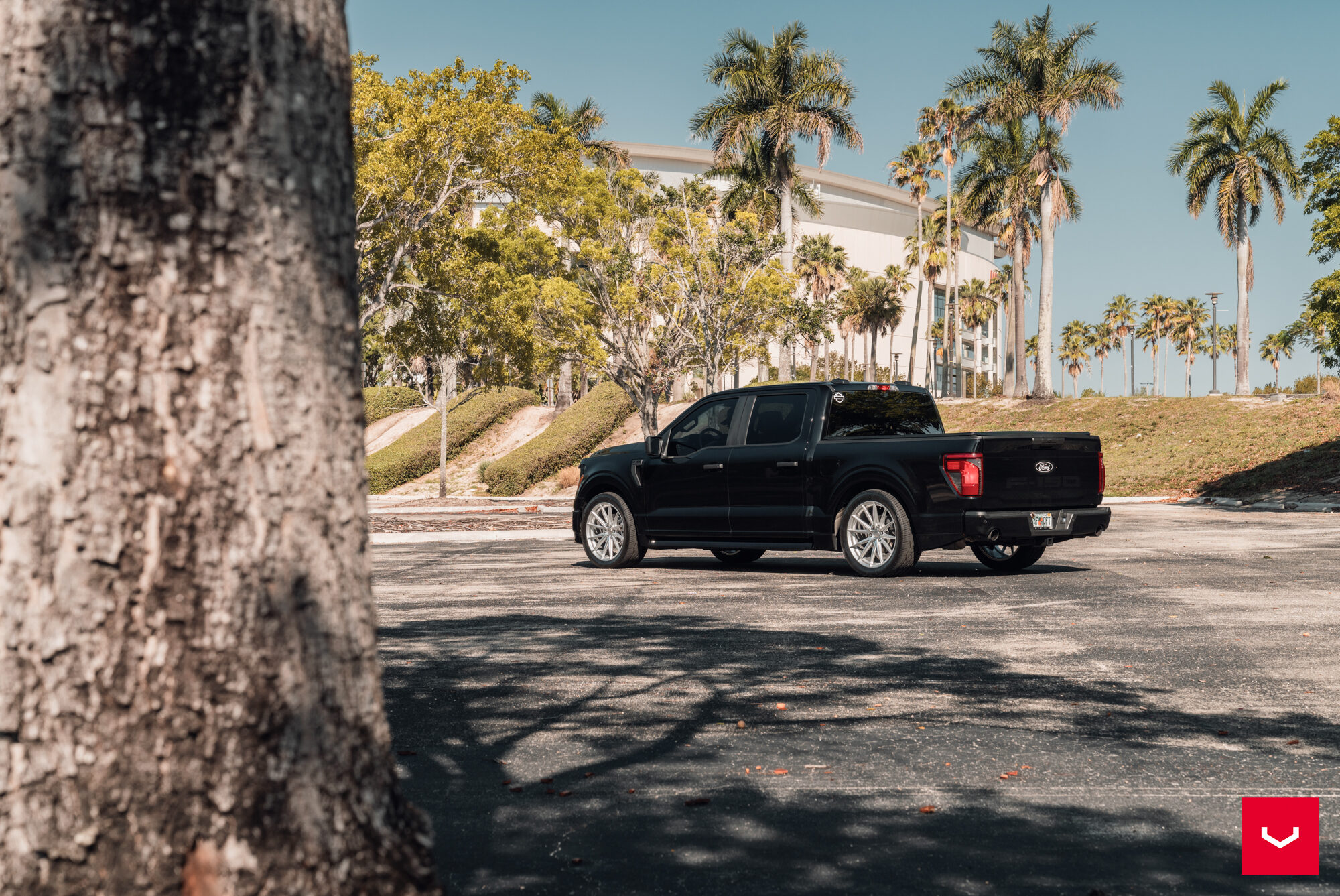 Ford F-150 - Hybrid Forged Series: HFX-2 (6-Lug) - Vossen Wheels